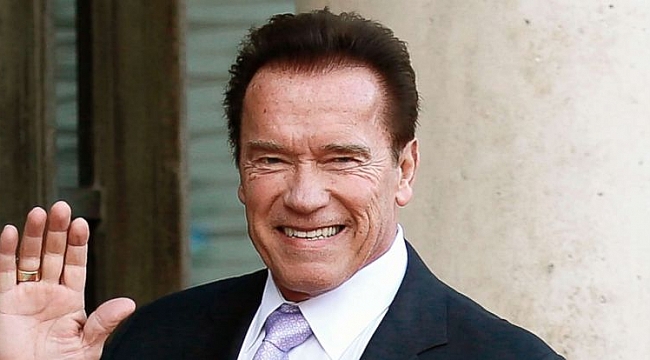 Woman Facing Eviction Gets Help From Arnold Schwarzenegger Dünya