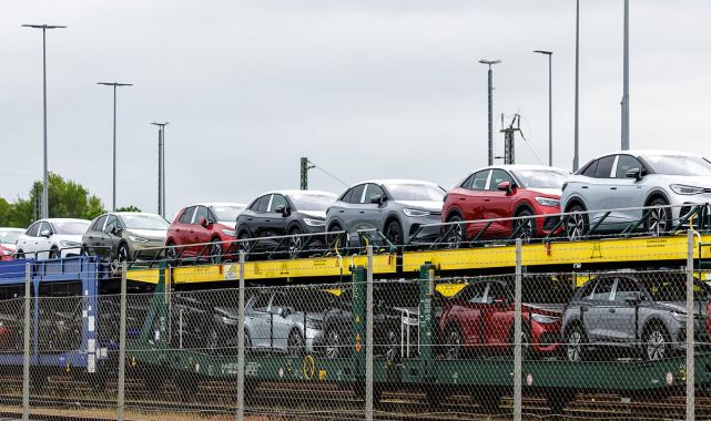 Second largest automaker makes dramatic move, stops all US car imports ...