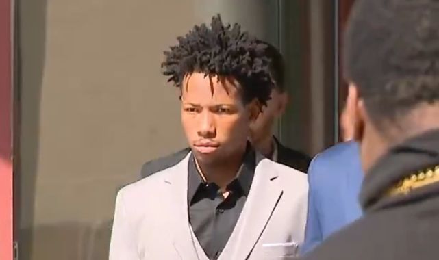 Teen 'killer' Karmelo Anthony stone faced as he is FREED from jail - English - www.abdpost.com ...