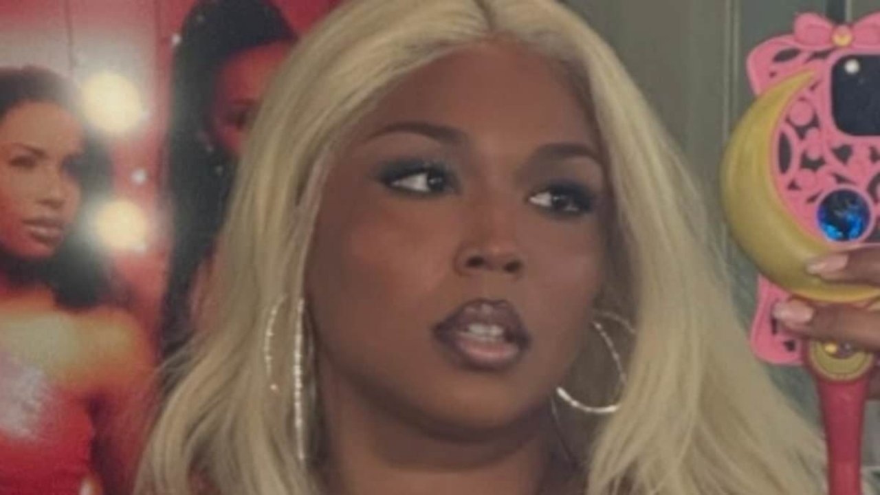 Lizzo puts Ozempic results on full display in tiny swimsuit - www.abdpost.com Amerika'dan Haberler