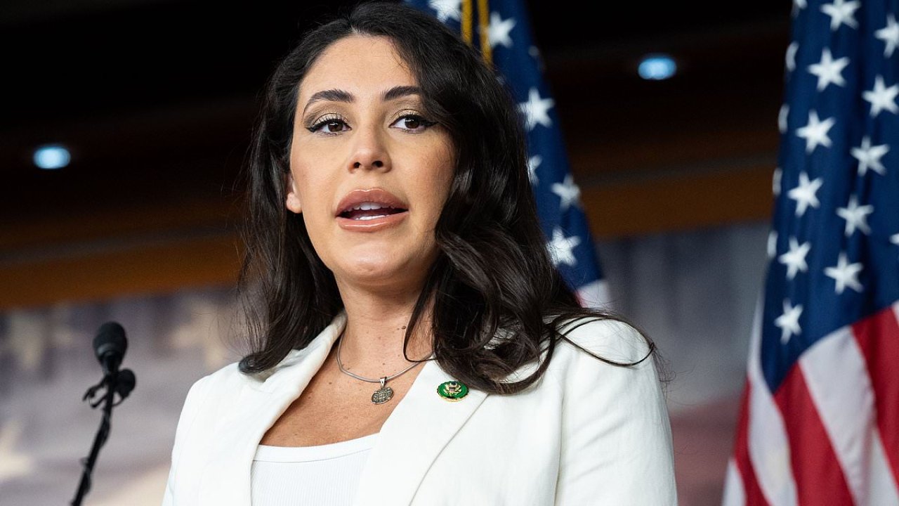 Anna Paulina Luna unleashes hell on Fox News host for his 'wild take ...