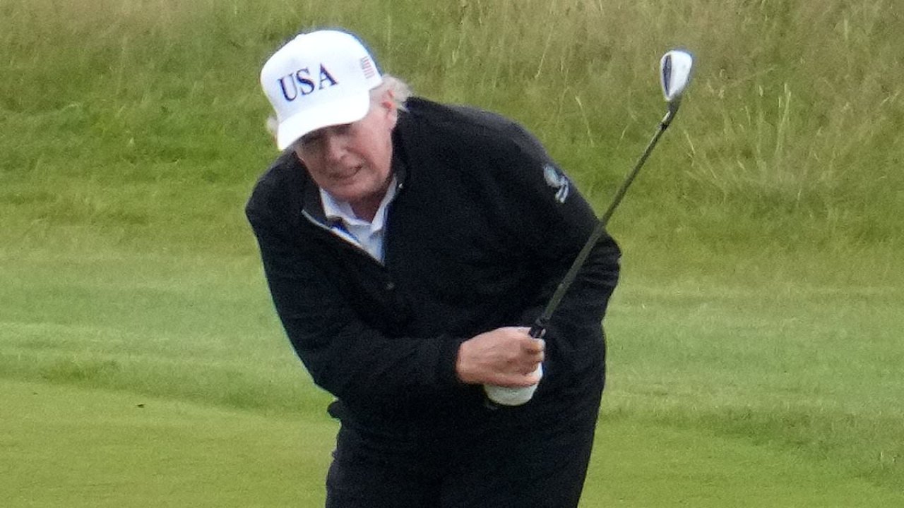 Footage of Donald Trump 'cheating' on the golf course goes viral ...