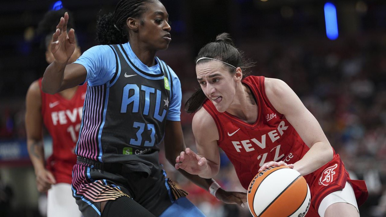 Irate courtside Fever fan gets in Caitlin Clark's face in tense moment ...