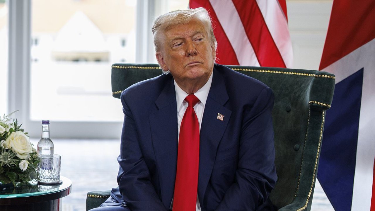 Trump reveals reason Jeffrey Epstein was thrown out of Mar-a-Lago ...