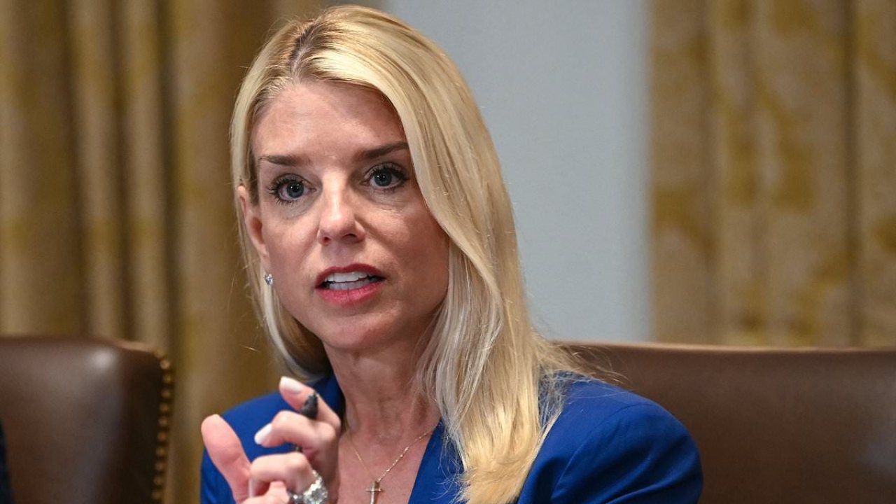 Trump supporters stand by Pam Bondi over Epstein client list bombshell ...