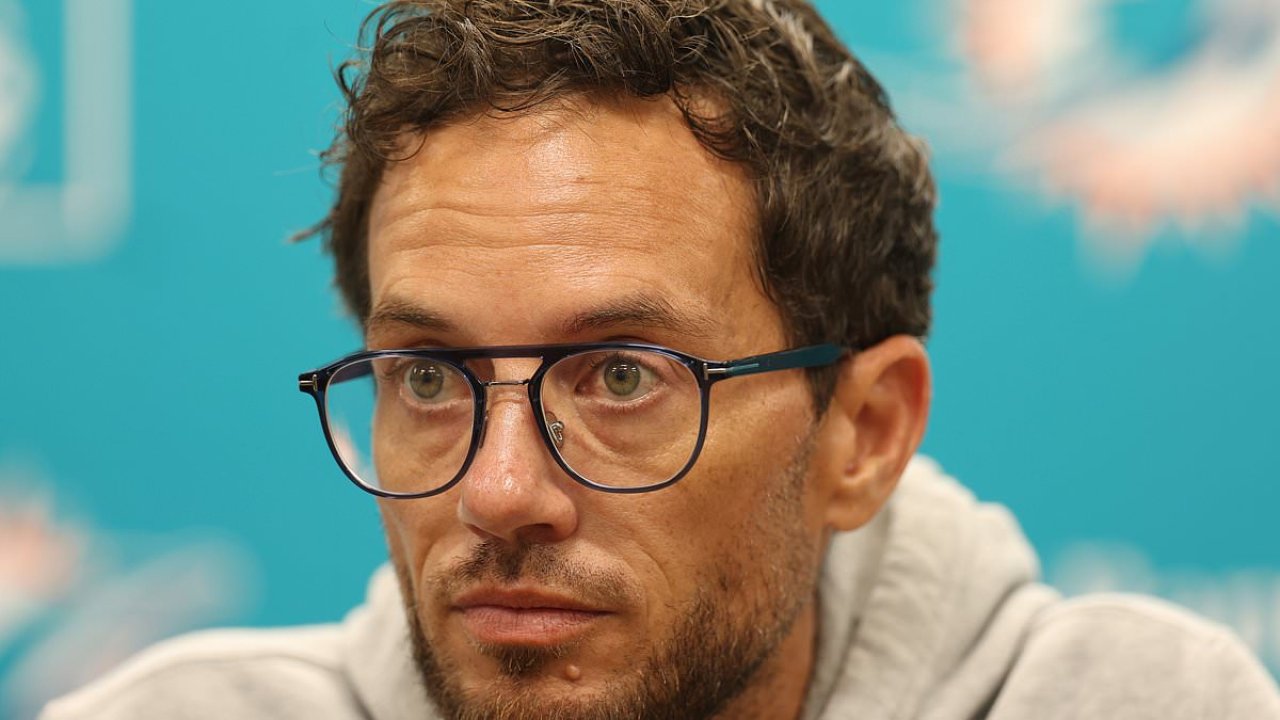 Dolphins coach sends warning to Tua after Donald Trump called out QB ...