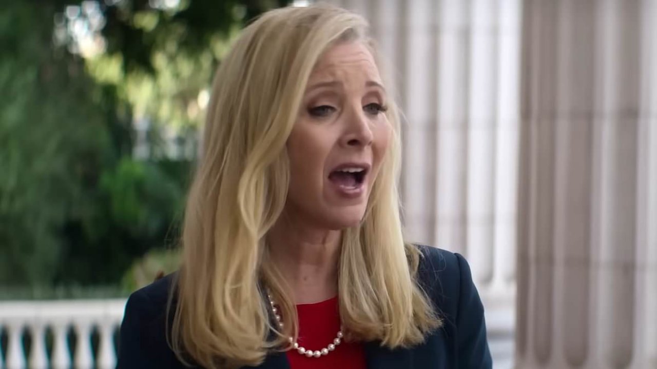 Friends star Lisa Kudrow goes viral over MAGA spokesperson impression ...