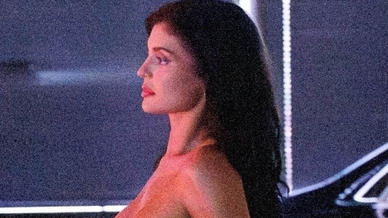 Kylie Jenner risks MAJOR wardrobe malfunction in tiny top - ABDPost.com Amerika'dan Haberler