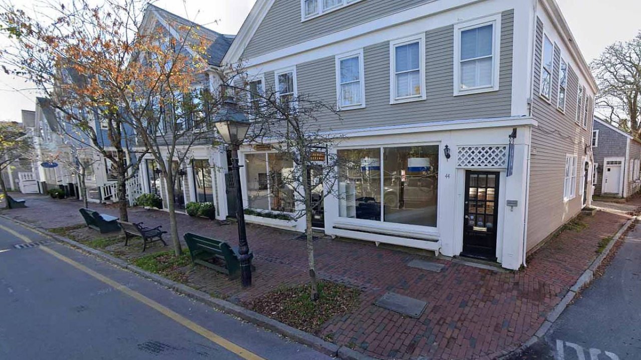 Snooty Nantucket residents outraged over chain store opened on island ...