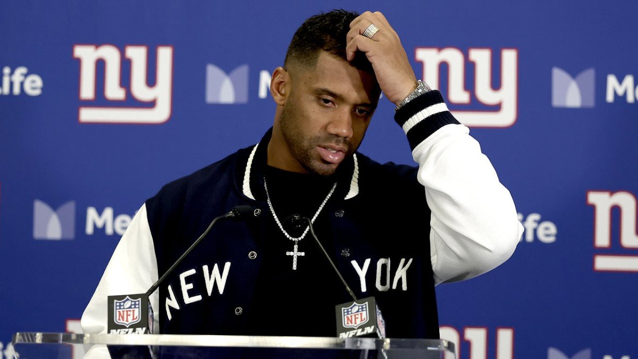 Disgruntled Giants fans set to fly protest banners over stadium again ...