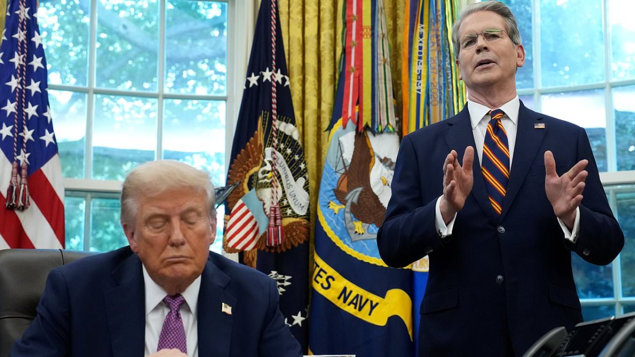 Insider tells MARK HALPERIN about White House 'Alpha' Scott Bessent ...