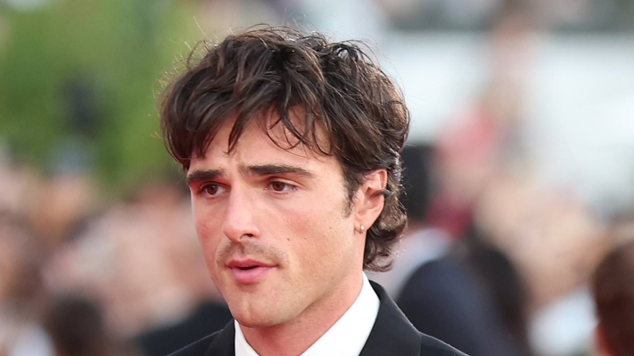 Jacob Elordi snaps at Venice Film Festival official in tense moment ...