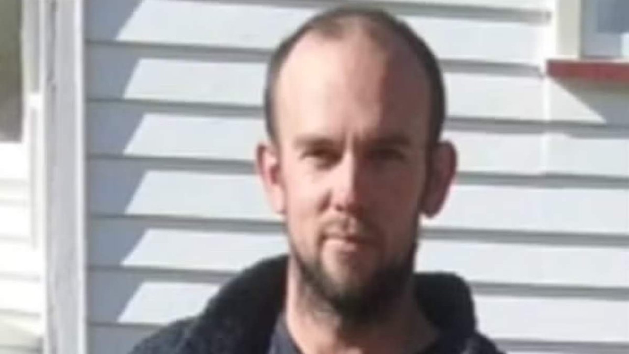 Man shot dead in area where police are hunting for fugitive NZ father ...