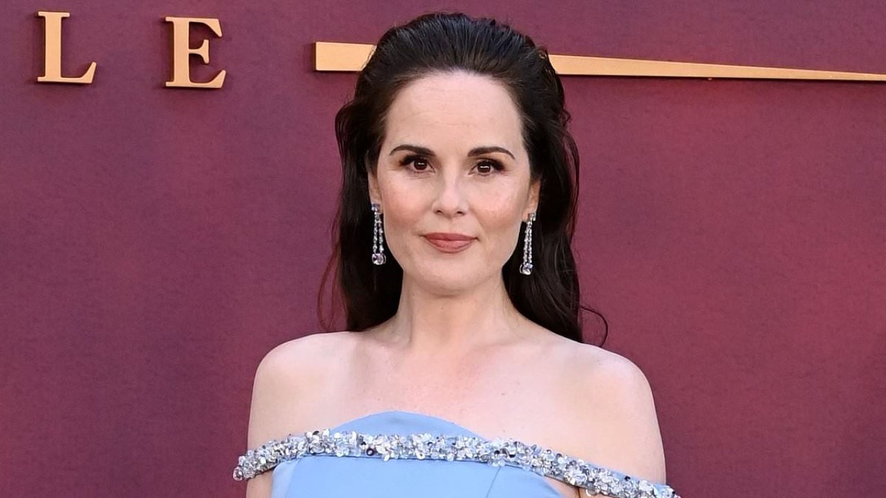 Michelle Dockery reveals she's PREGNANT at Downton Abbey premiere - www.abdpost.com Amerika'dan ...