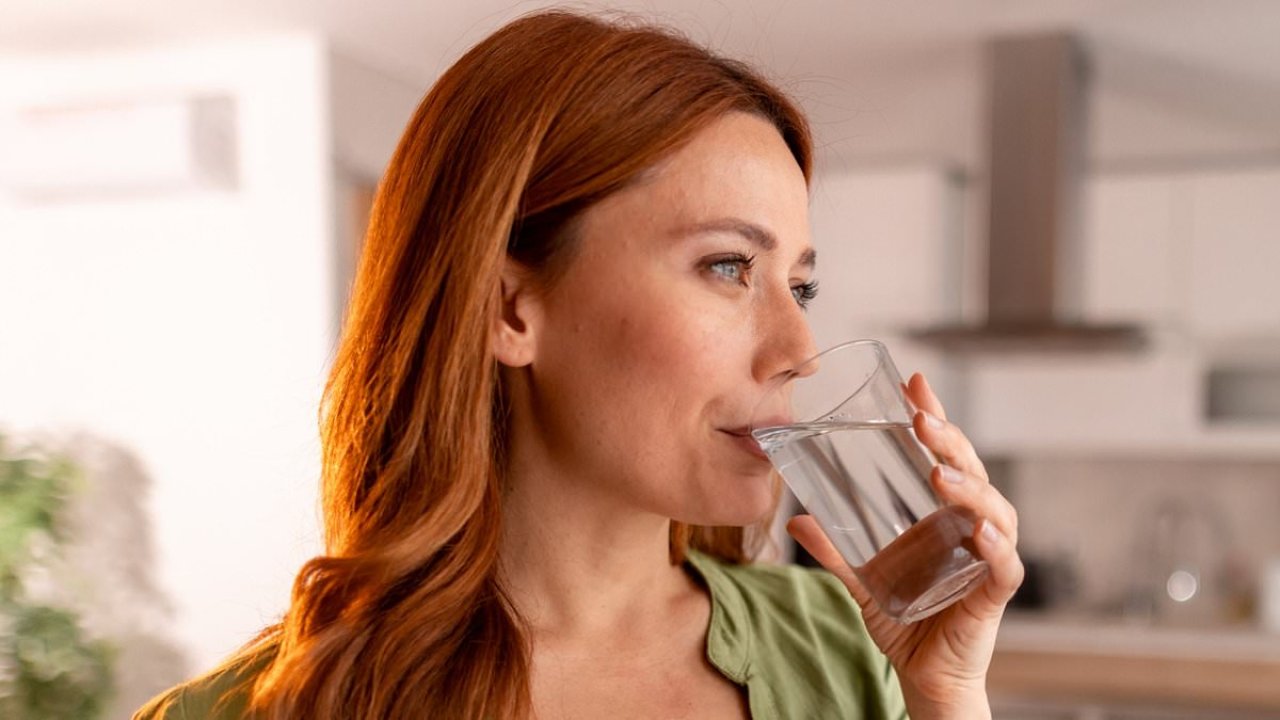 New 'loaded water' trend slashes cravings so you can lose weight - www ...