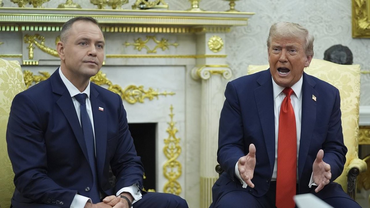 Trump says Epstein files 'totally irrelevant' - www.abdpost.com Amerika ...