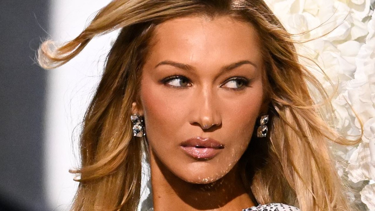 Bella Hadid under fire over 'offensive' posts she made as a teenager ...