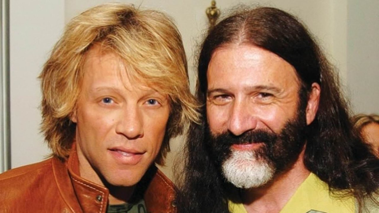 Beloved radio host on airwaves for nearly 50 years dies aged 70 ...