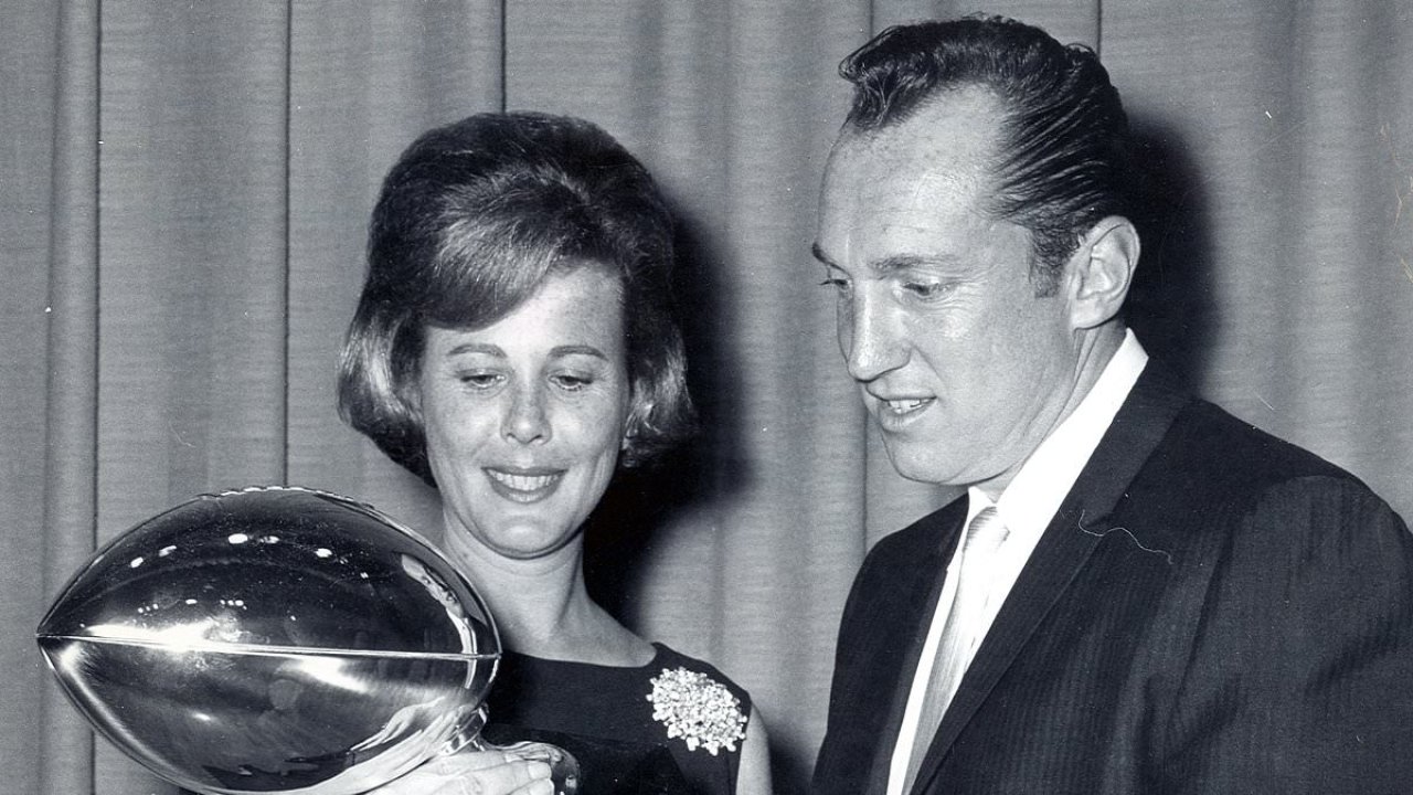 Carol Davis, the mother of Raiders owner Mark Davis, dies at age 93 ...