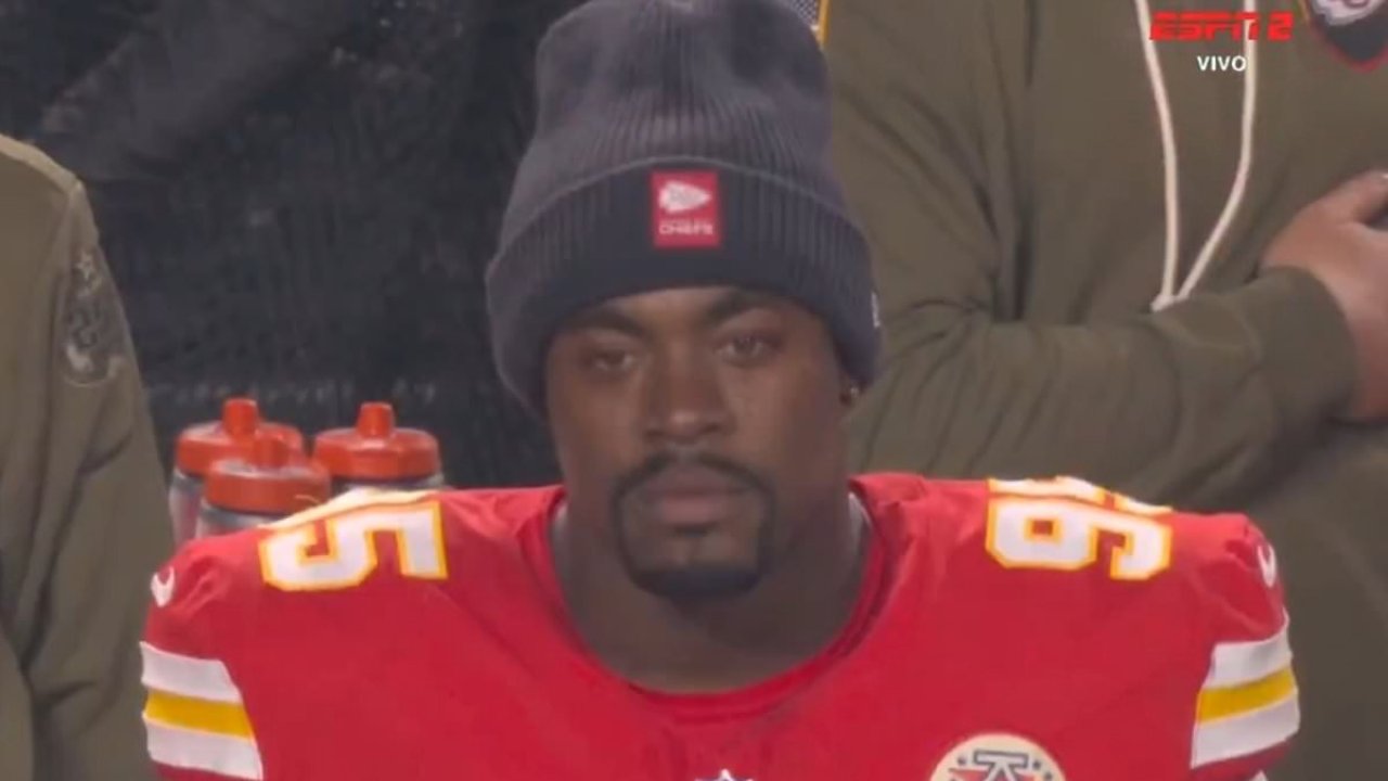 Chiefs star Chris Jones breaks down in tears again during US anthem ...