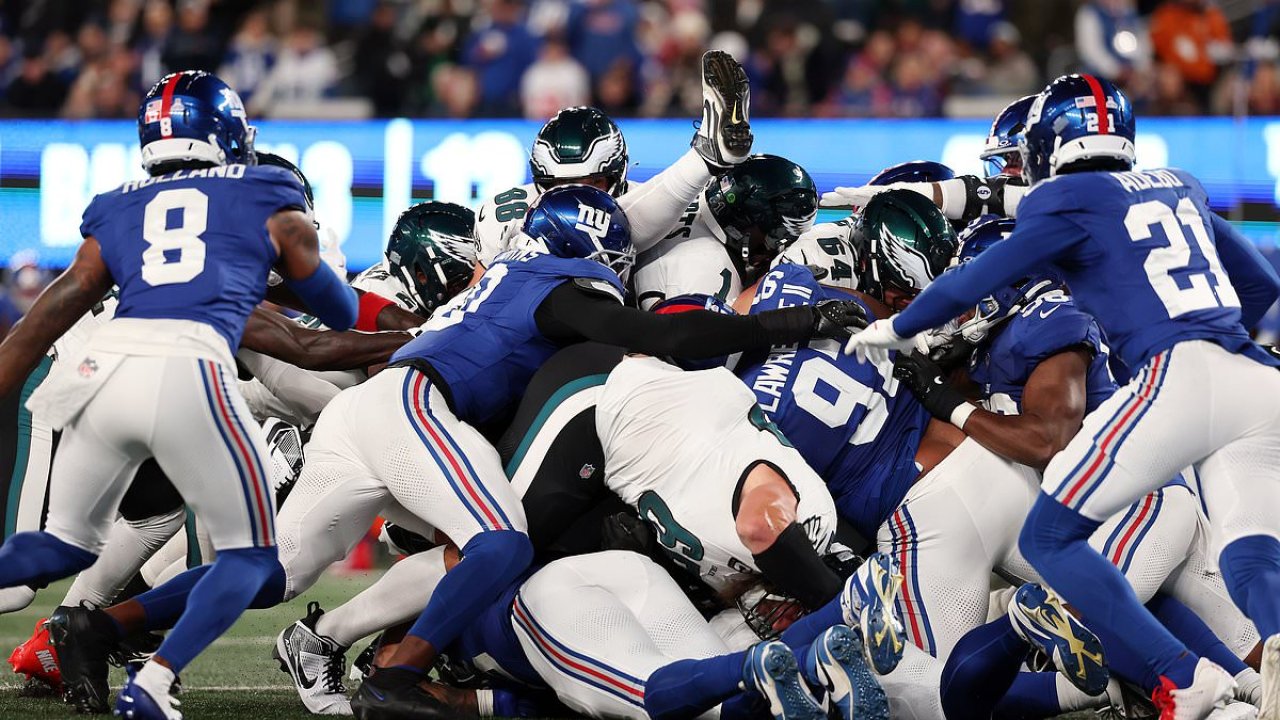 Furious NFL fans call to ban tush-push as Eagles run it four times - ABDPost.com Amerika'dan ...