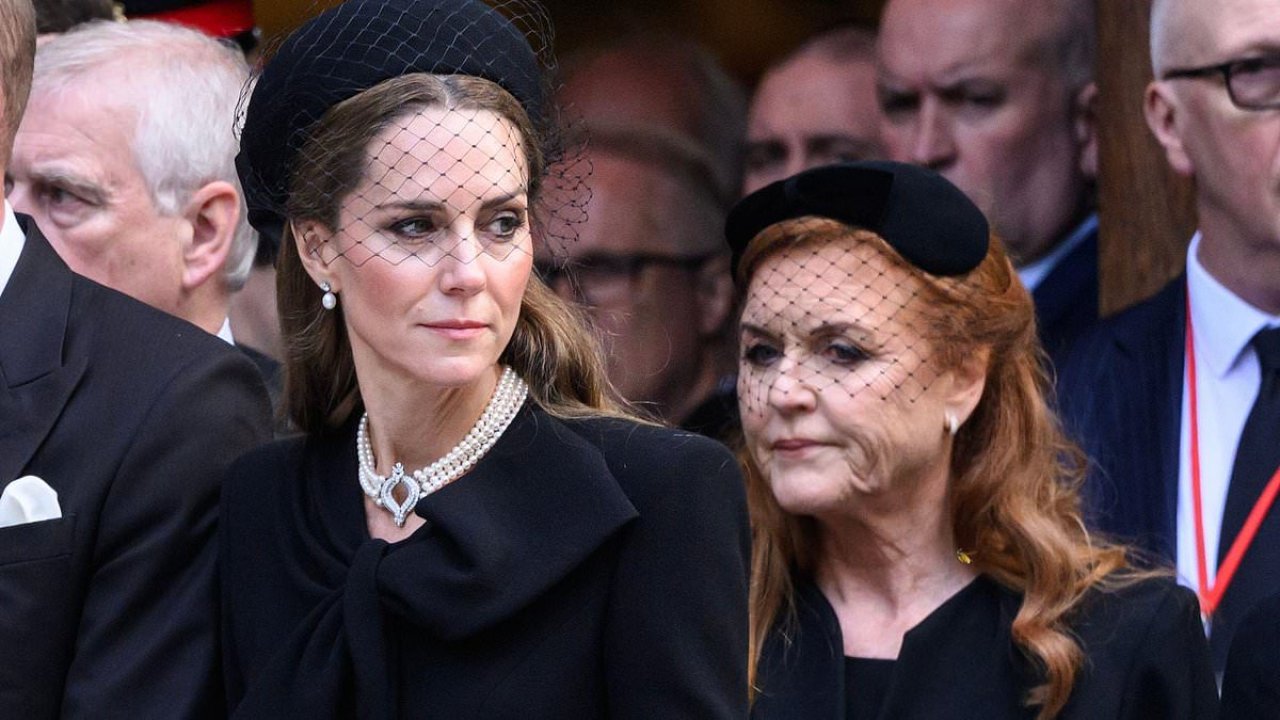 Moment Kate Middleton ignored Fergie at Duchess of Kent's funeral ...