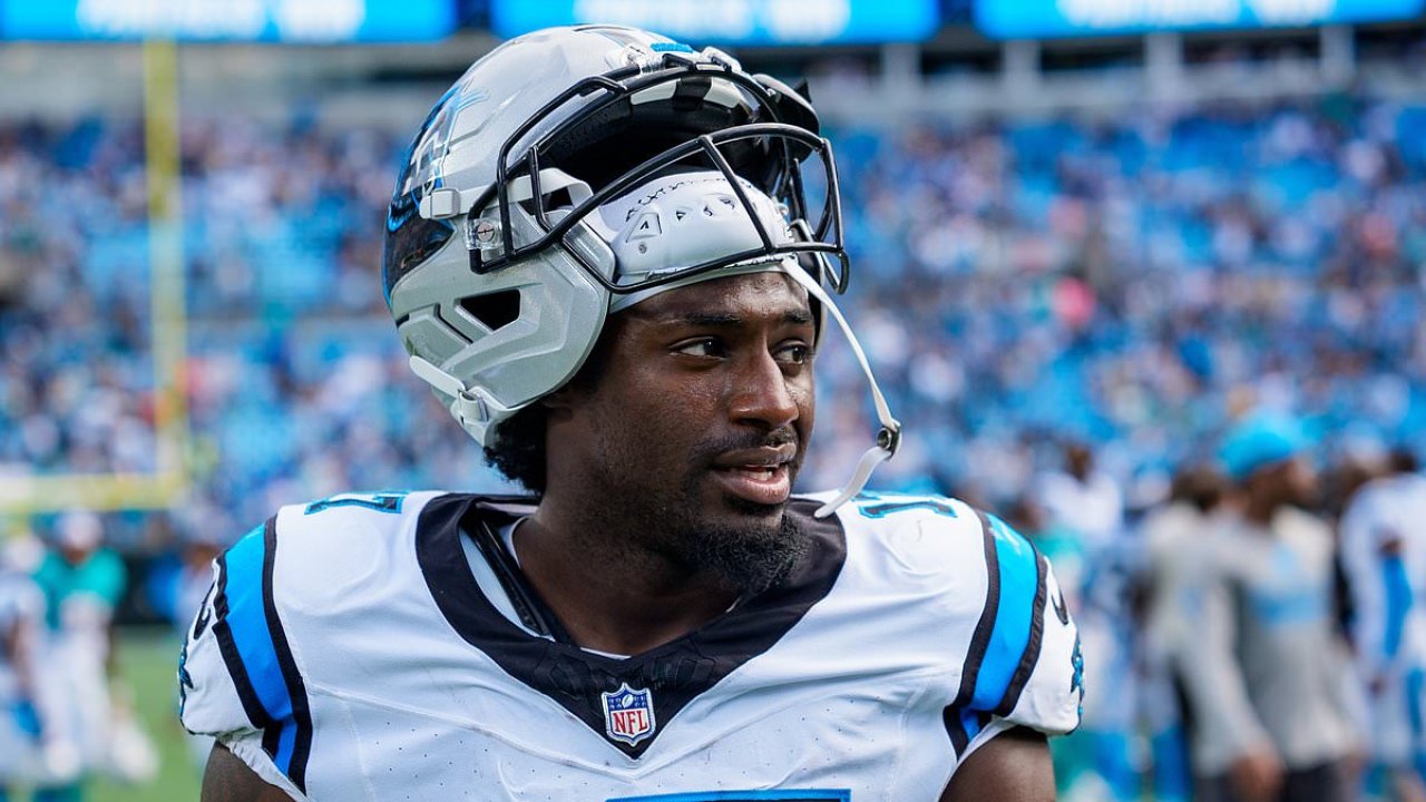 NFL reporter sparks outrage with comment about player's dead father ...