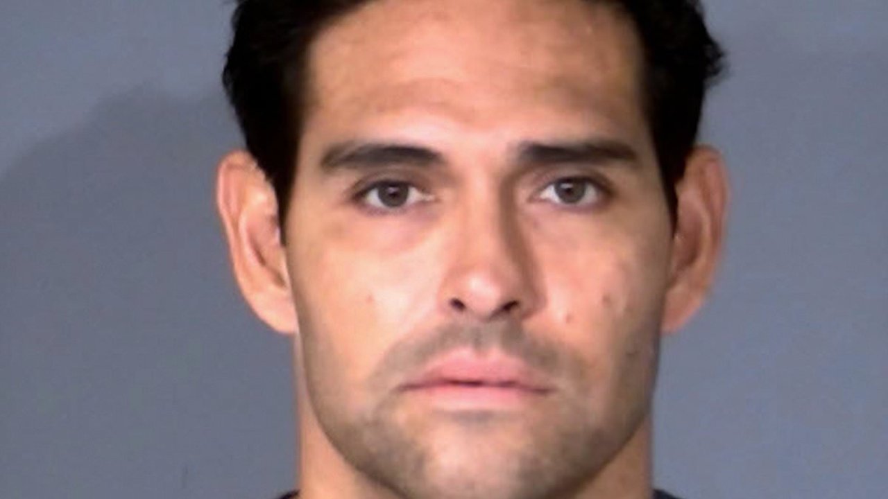 Social media star trolls Mark Sanchez with 'awful' Halloween costume ...