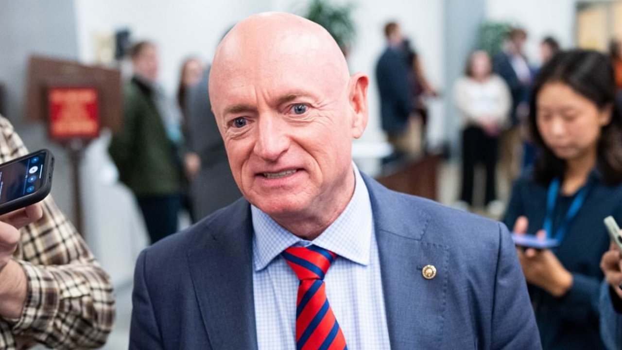 Democrat senator urges ICE agents to defy Trump's deportation orders ...