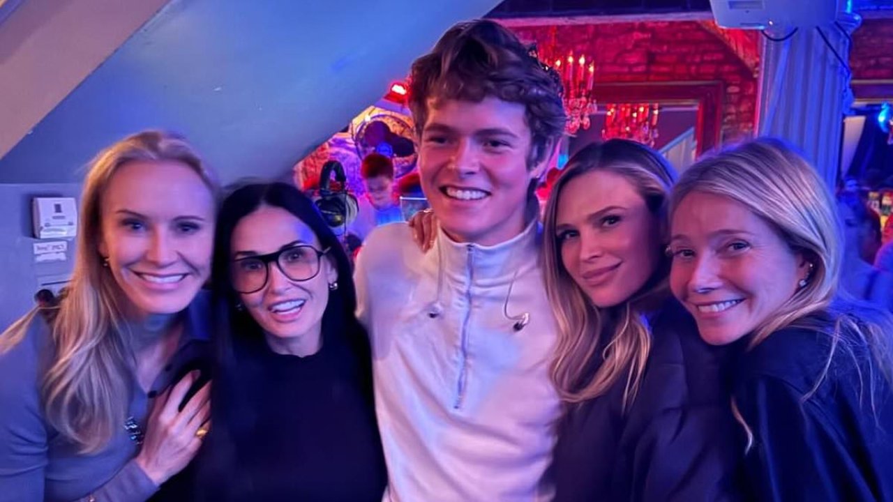 Gwyneth Paltrow's son Moses Martin, 19, towers over her in rare snap ...