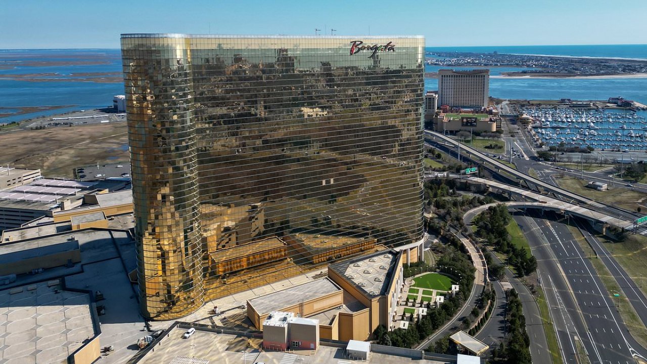 Mystery as man, 68, and much younger woman found dead in luxury casino ...