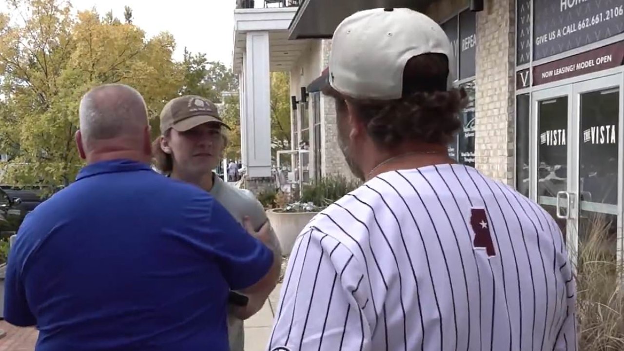 New footage of Dave Portnoy confronting antisemitic heckler emerges ...