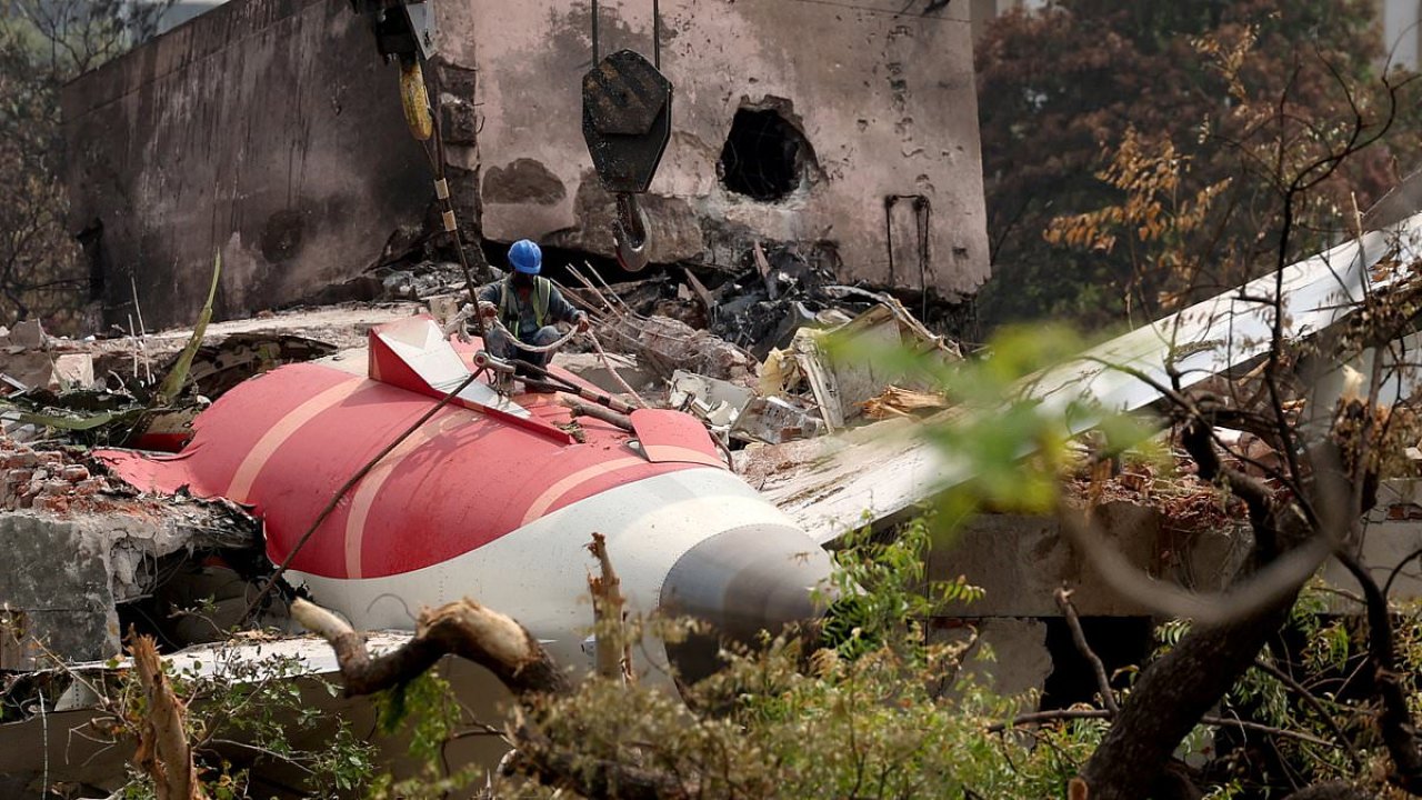 Three Boeing planes for 'investigations' after crash that killed 260 ...