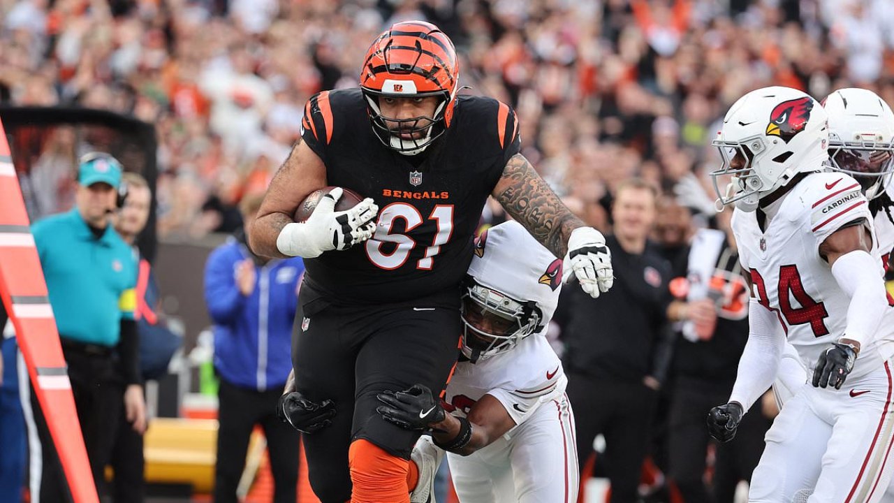 Bengals 345lb star goes viral after catch and run in birthday win ...