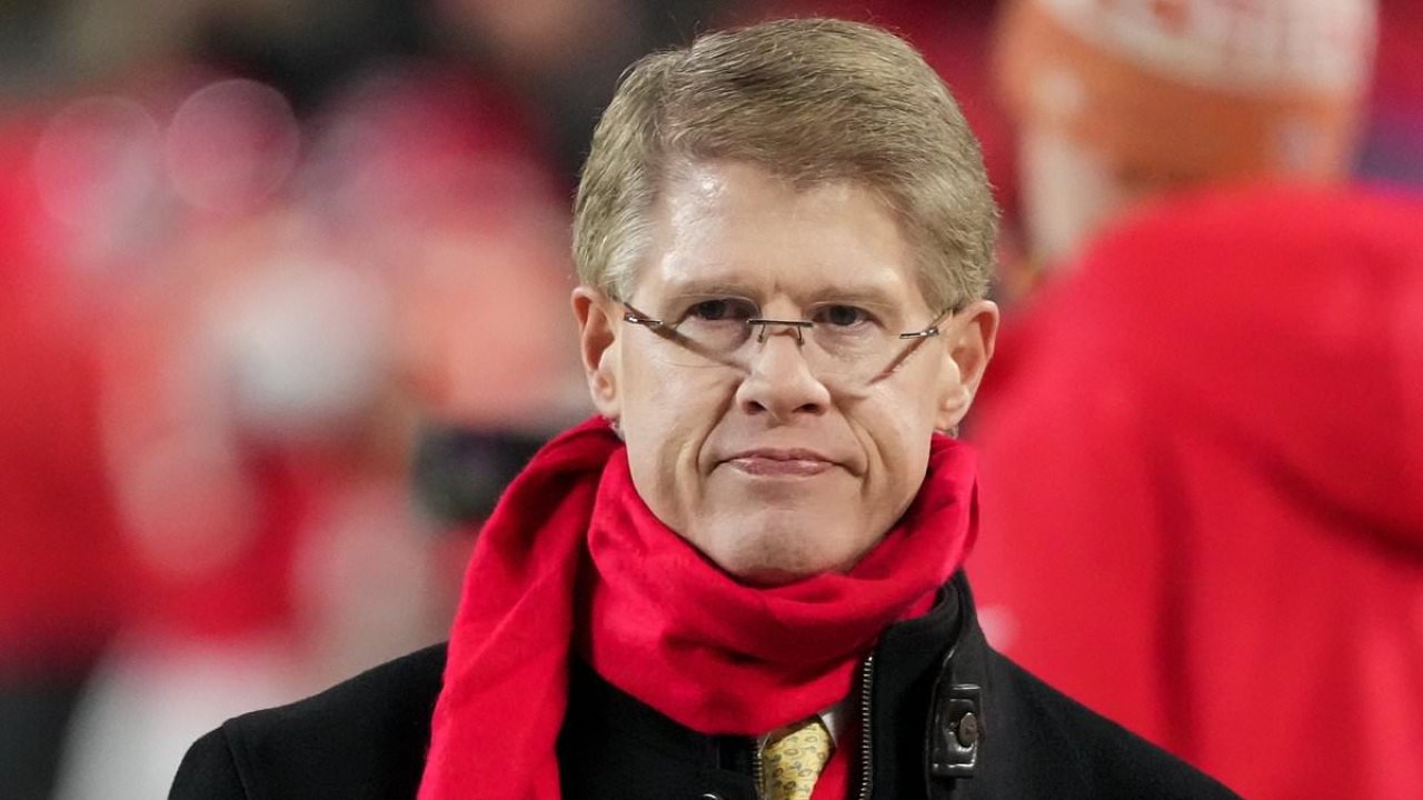 Chiefs owner accused of making 'working people suffer' by Democrat ...