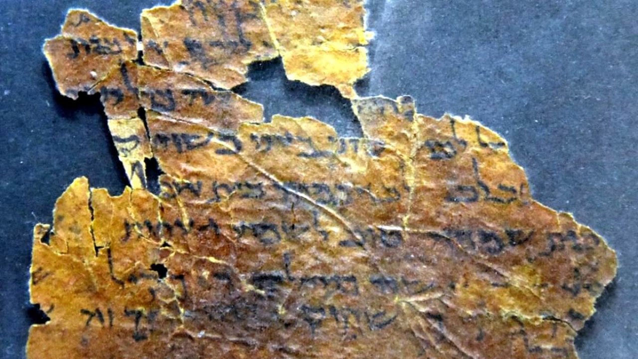 'Impossible' Dead Sea Scrolls code cracked revealing biblical writings ...