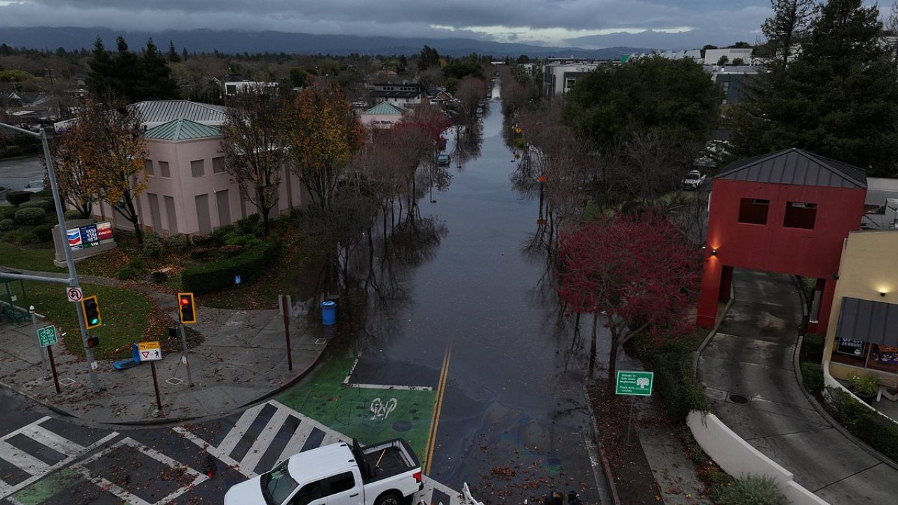 LA under severe flash flood warning as California faces mudslides ...