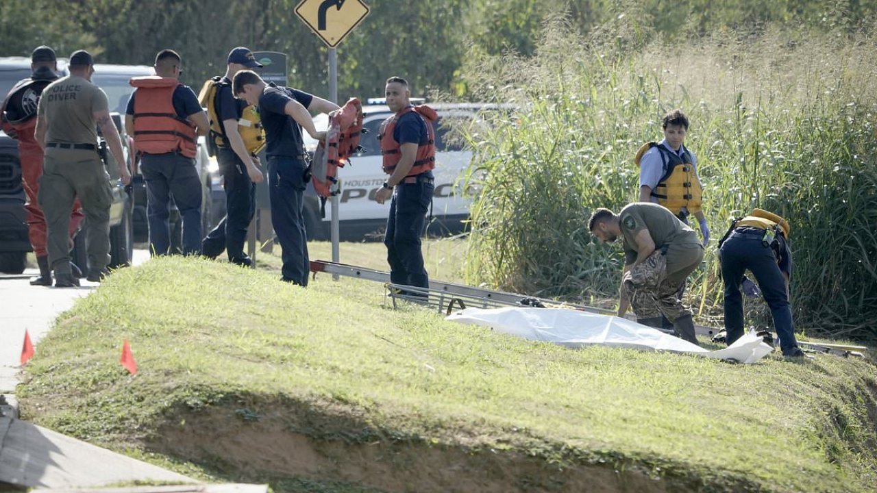 New fears of Texas serial killer as three more bodies found in bayous ...