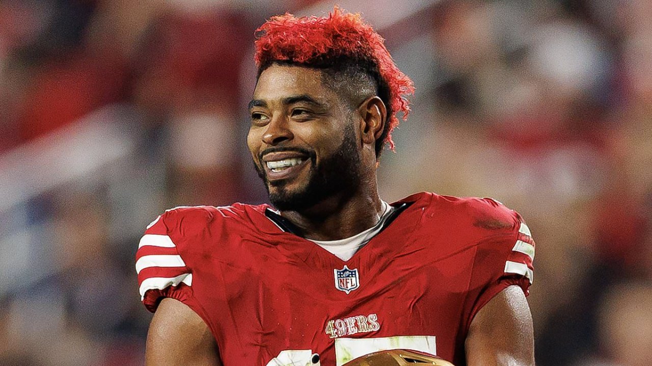 NFL bad boy back in the spotlight as rival takes a shot at his parents ...