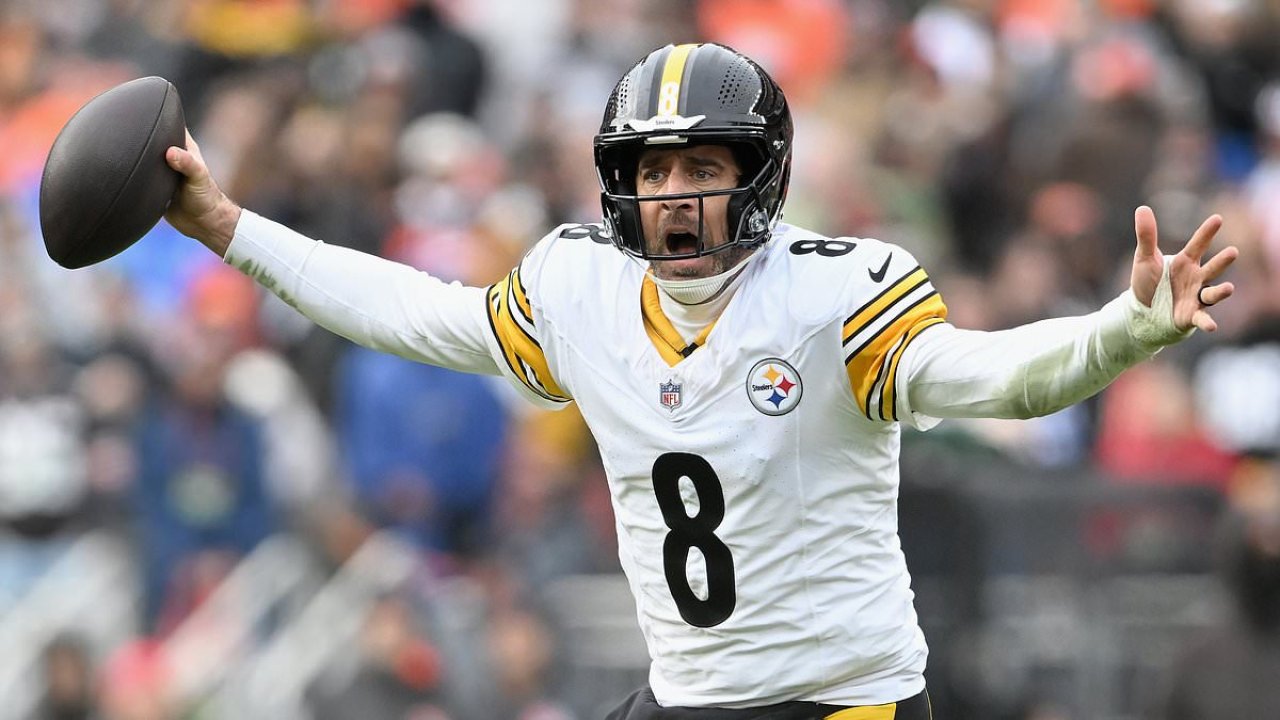 NFL fans erupt over league's 'criminal' Week 18 schedule and SNF pick ...