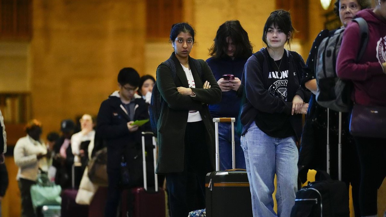 Amtrak customers warned of measles exposure in major transit hubs ...