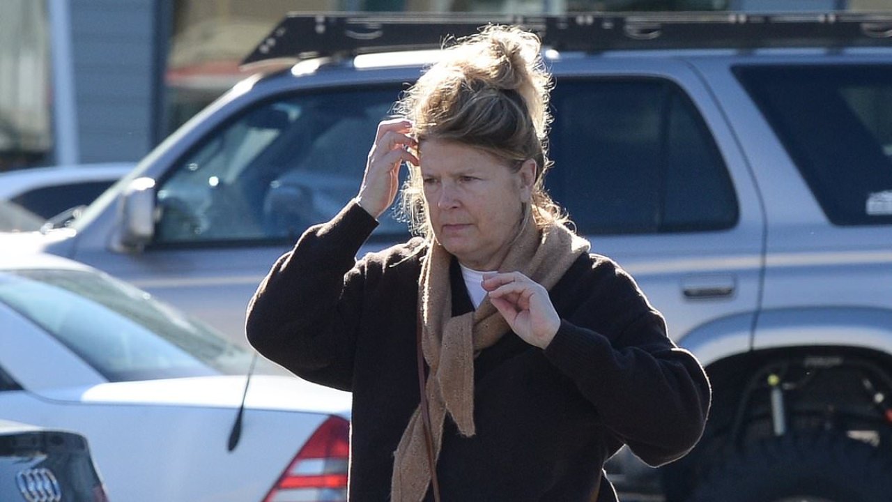 Fans baffled as 90s star from Friends looks barely recognizable in LA ...