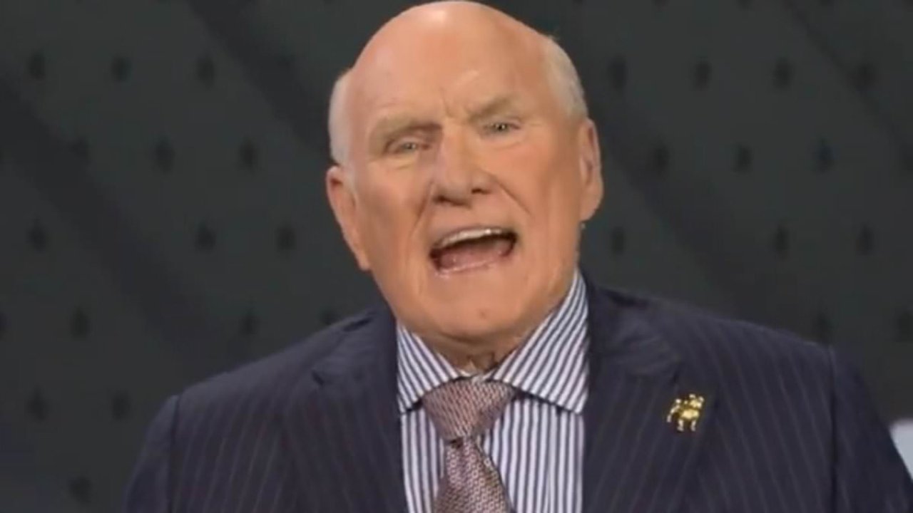 NFL fans plead with Fox to take Terry Bradshaw off their air again ...